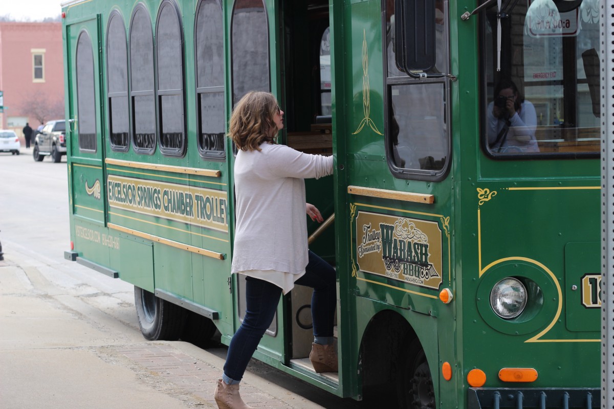 Travel well through wine country in these trolleys and buses | MO Wines